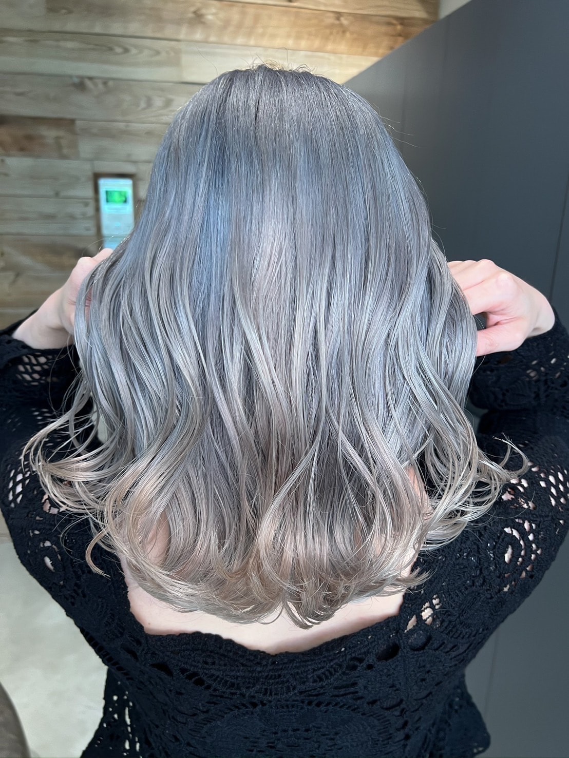 【2024年秋冬】話題の2大注目ヘアカラー特集 人気な髪色一覧20選 | ヘアカラーリング | LICOLO - 髪から自分を好きになる