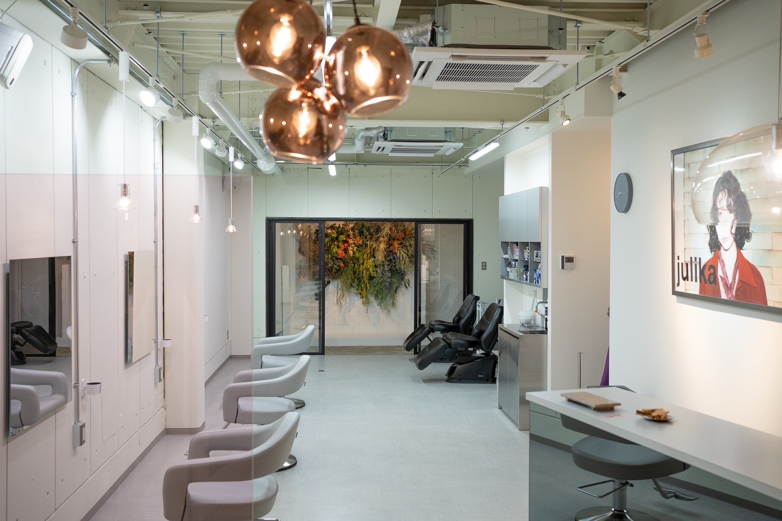 ブルベ夏に似合う髪色10選！2025年 暗め明るめ垢ぬけスタイル | ヘアカラーリング | LICOLO - 髪から自分を好きになる