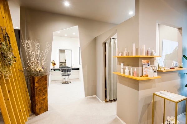 【2024年夏】おすすめヘアカラー特集 垢ぬけスタイル20選 | ヘアカラーリング | LICOLO - 髪から自分を好きになる