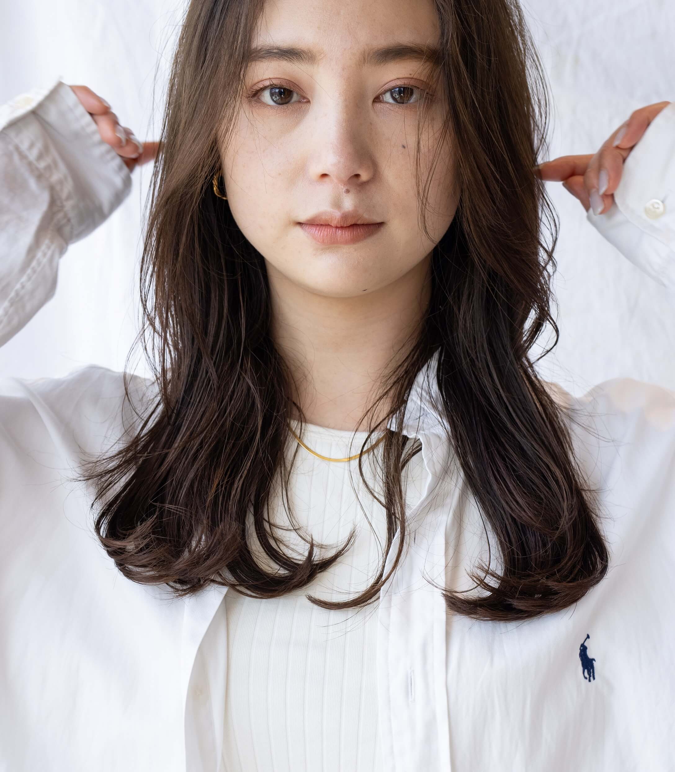 【2025年】暗めの髪色で透明感！ブリーチなしのヘアカラーをご紹介 | ヘアカラーリング | LICOLO - 髪から自分を好きになる